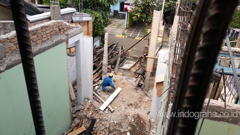 Bongkaran-dinding-dan-cor-kolom-beton-lantai-1-rumah-cibubur ...